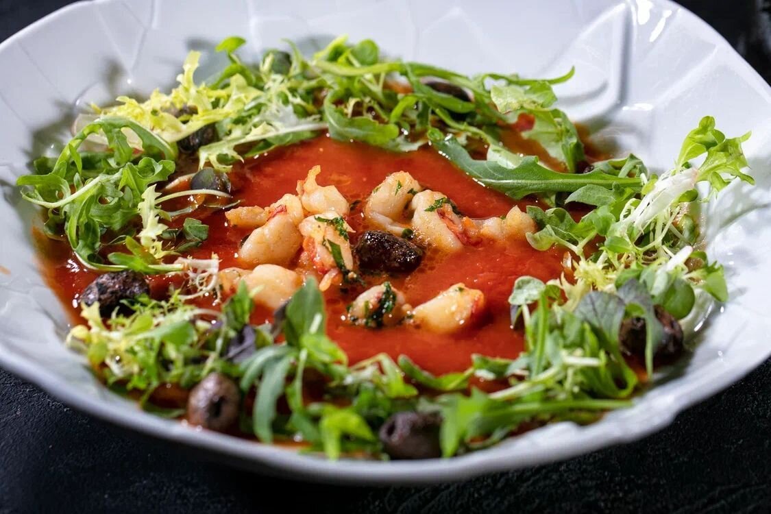 Шеф-повар ресторана Peshi представляет свою последнюю кулинарную ...